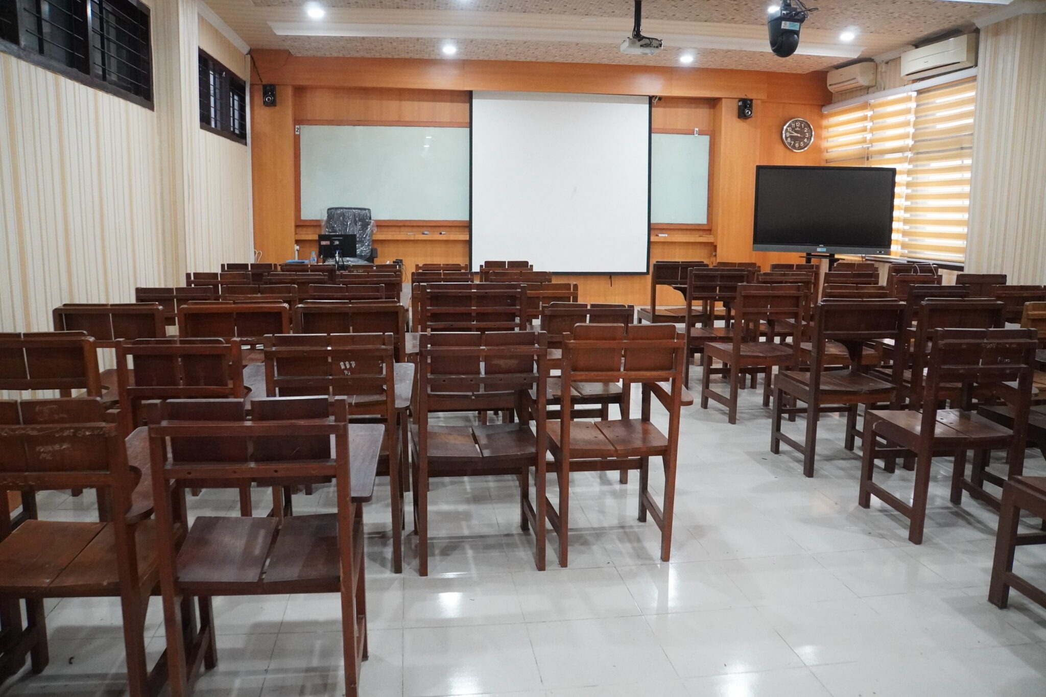 Inception of WA107 Classroom at SISKAL ITS - Departemen Teknik Sistem ...