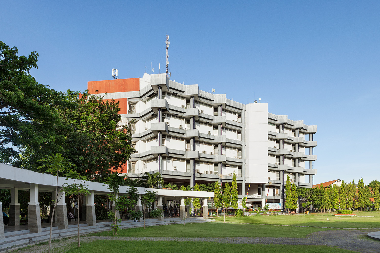 Study Program - Departement Studi Pembangunan
