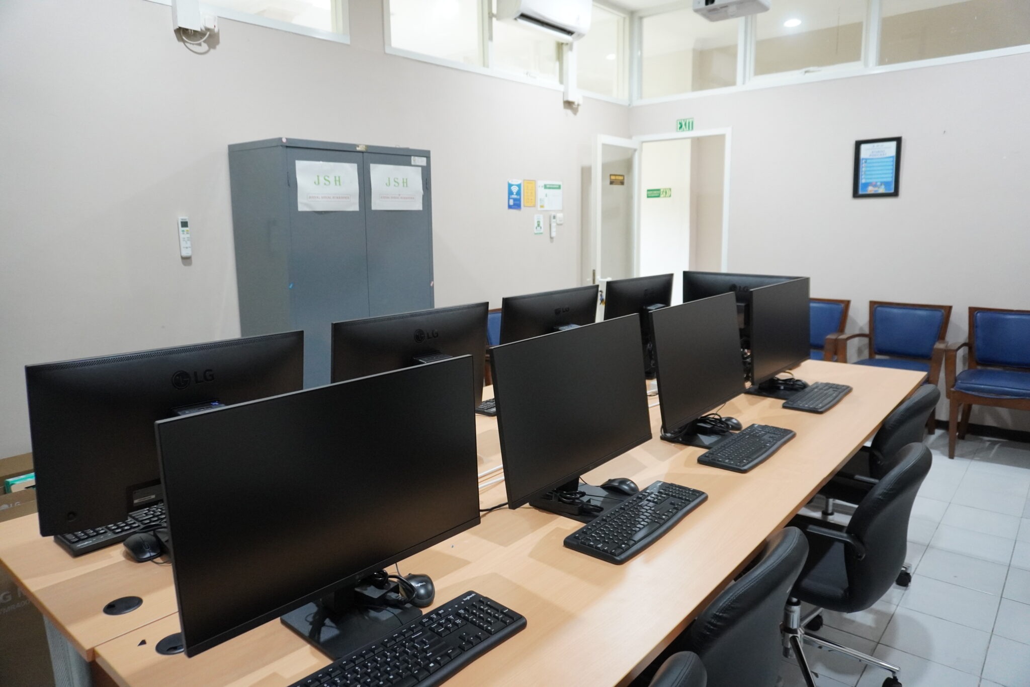 Laboratorium - Departemen Studi Pembangunan