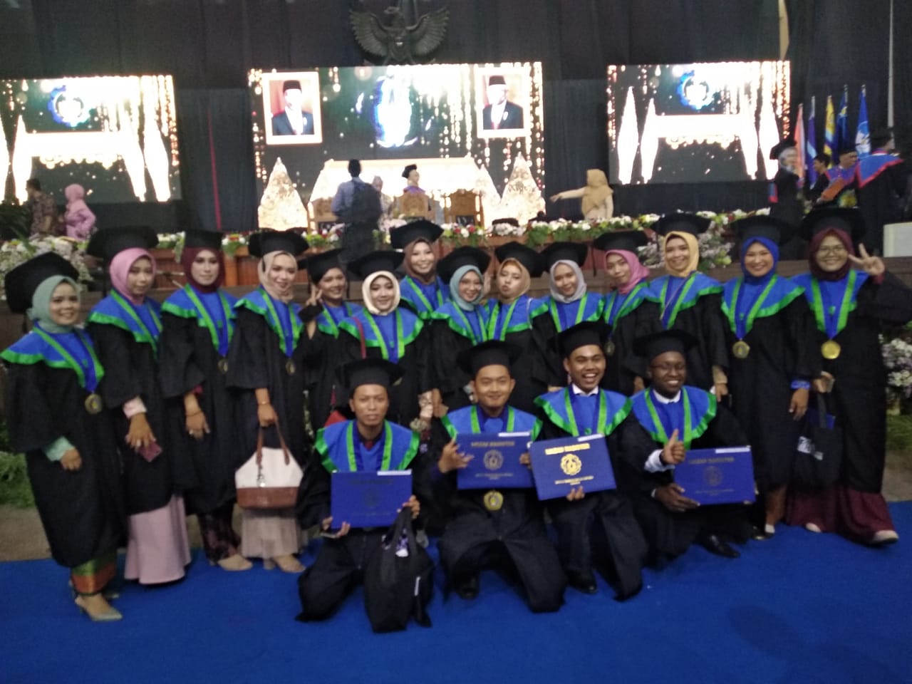 Selamat dan Sukses untuk Para Wisudawan PW121 Departemen Statistika FSAD ITS - Departemen Statistika