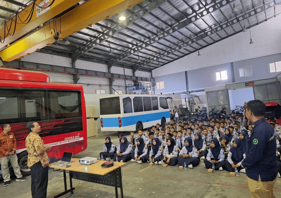 Kunjungan Industri SMK Negeri 1 Bendo Magetan - SCIENCE TECHNO PARK