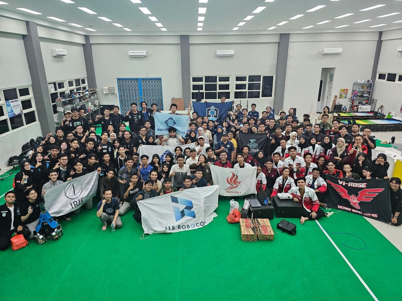 Sabet Enam Juara, Tim Robot ITS Berjaya di KRI 2024 Wilayah II ...