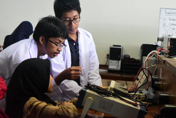 [25 Mei 2018] Pelatihan Asisten Praktikum Laboratorium - Departemen ...