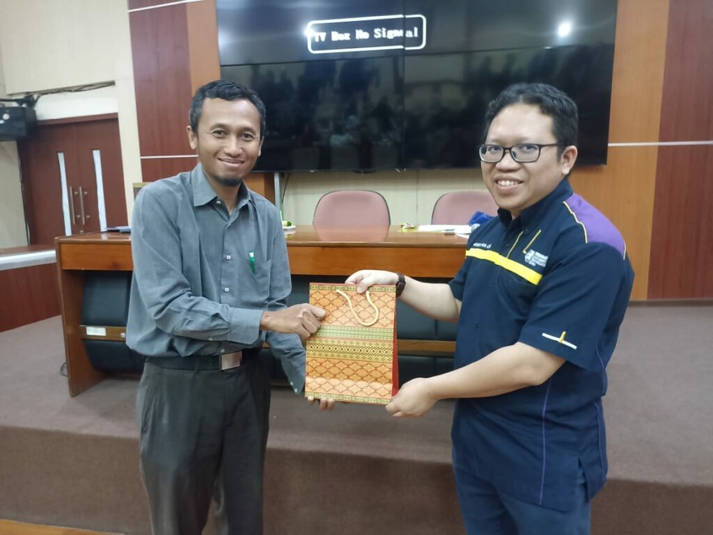 [28 Agustus 2023] Kuliah Tamu Introduction to Biocybernetics ...