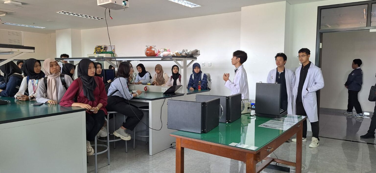 [18-19 Januari 2025] Tour Lab di Departemen Teknik Biomedik dalam Rangkaian Kegiatan Ini Lho ITS ...