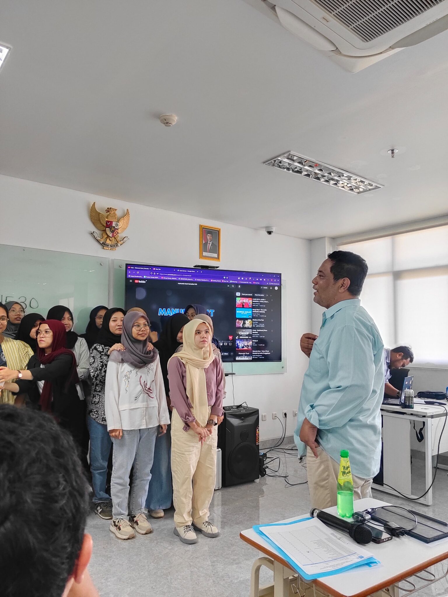 [23 April 2025] Kuliah Tamu Proyek Desain Semester Genap 2024-2025 dengan Tema Business Model ...