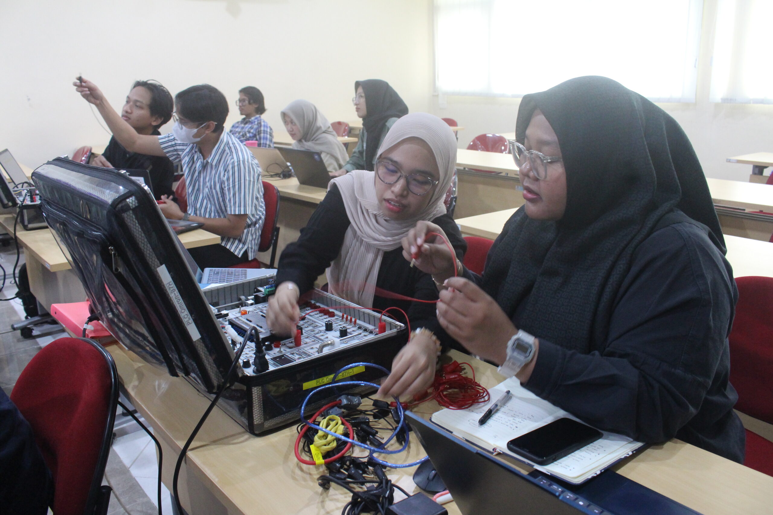 IMG_9473 - Departemen Teknik Elektro Otomasi