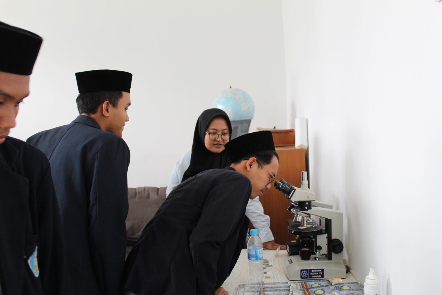Introducing ITS Geophysical Engineering To Students of SMA Unggulan ...