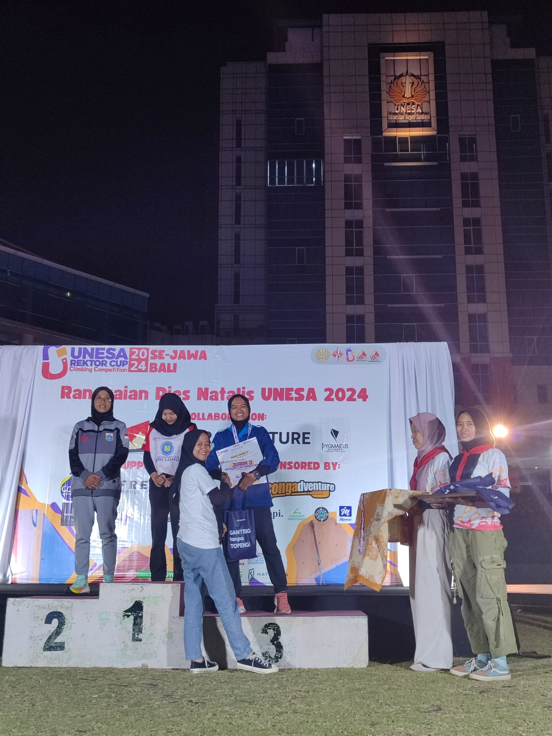 Rahma Sahara - Mahasiswa Teknik Geofisika ITS - Juara 3 Climbing Competition UNESA 2 ...