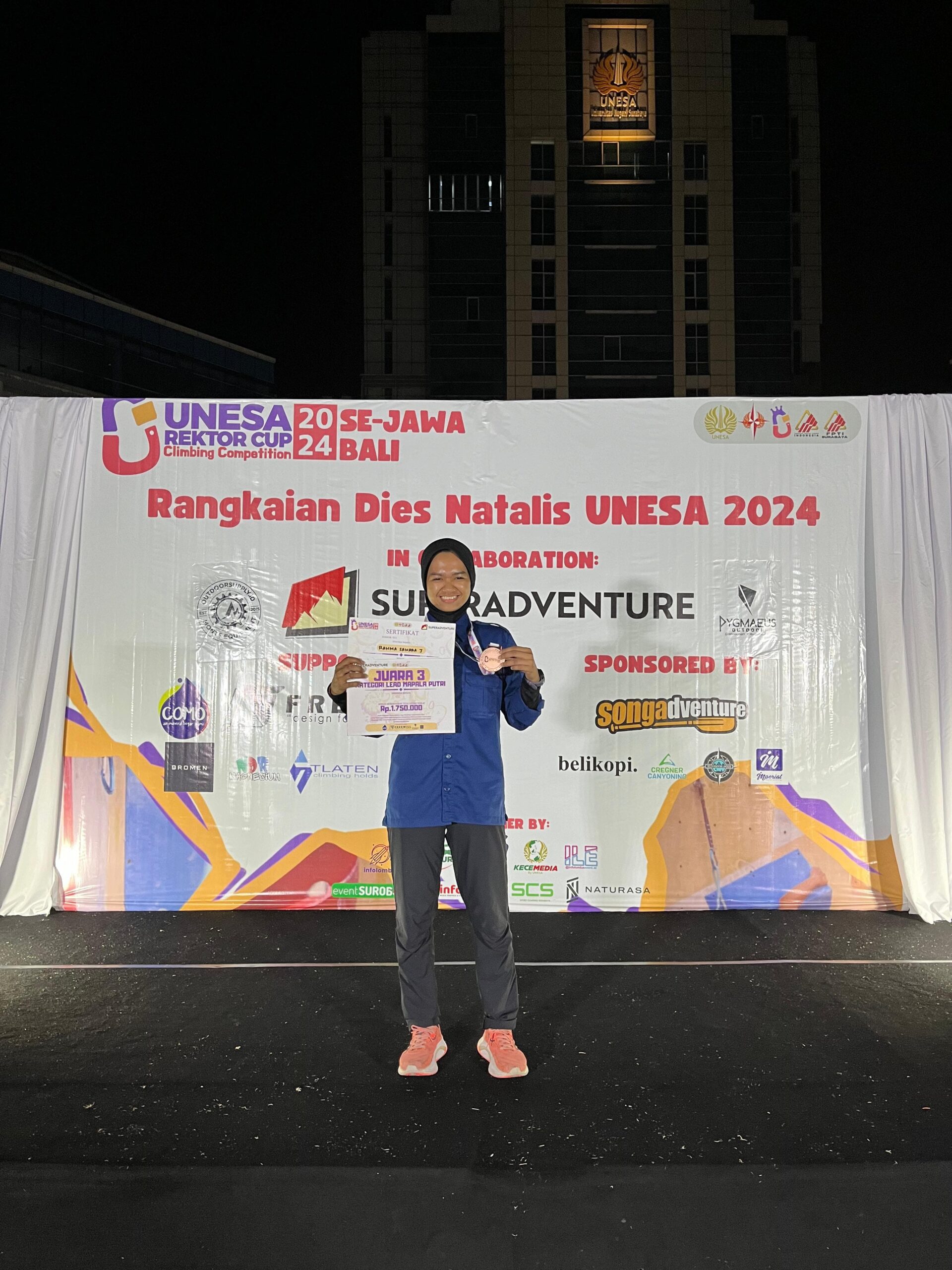 Rahma Sahara - Mahasiswa Teknik Geofisika ITS - Juara 3 Climbing Competition UNESA - Departemen ...