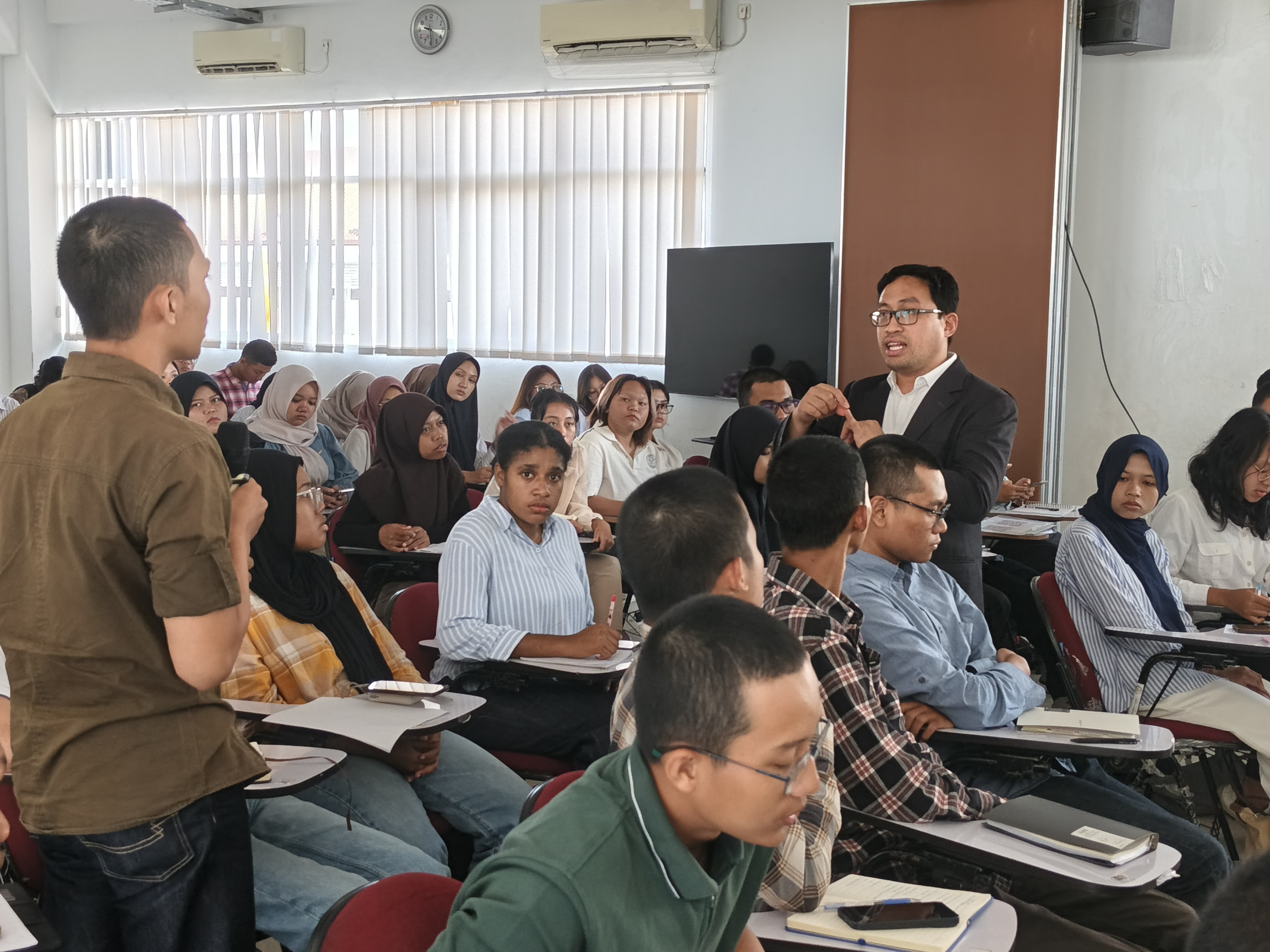 Sesi Internasional oleh Dr. Abdul Halim Abdul Latiff dari Universiti Teknologi Petronas ...