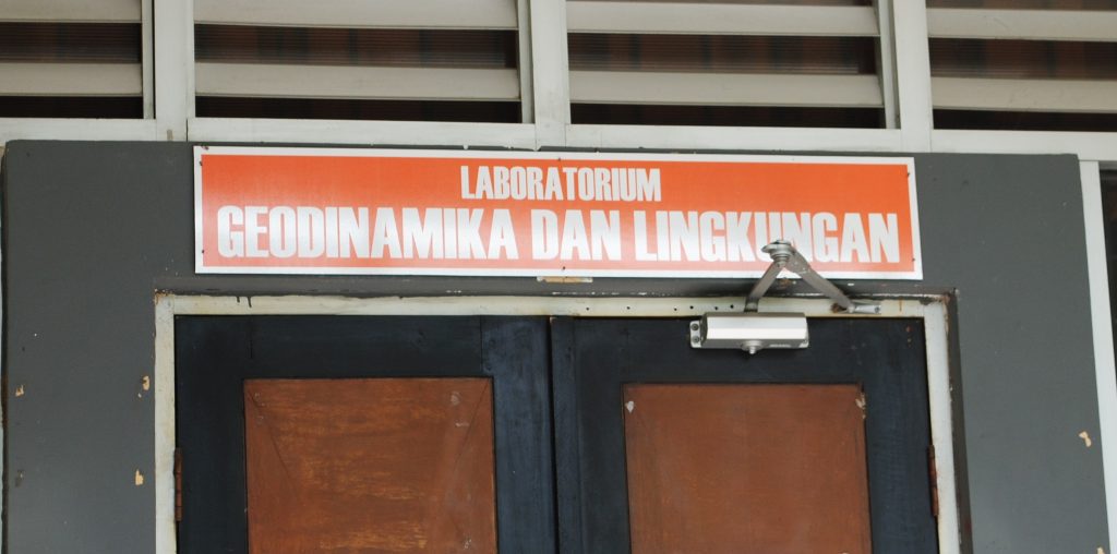 Geodesi dan Geodinamika - Departemen Teknik Geomatika