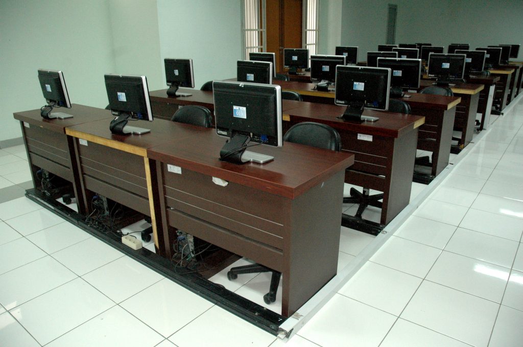 Ruang Kelas Dan Fasilitas Penunjang Lain - Departemen Teknik Sistem dan ...