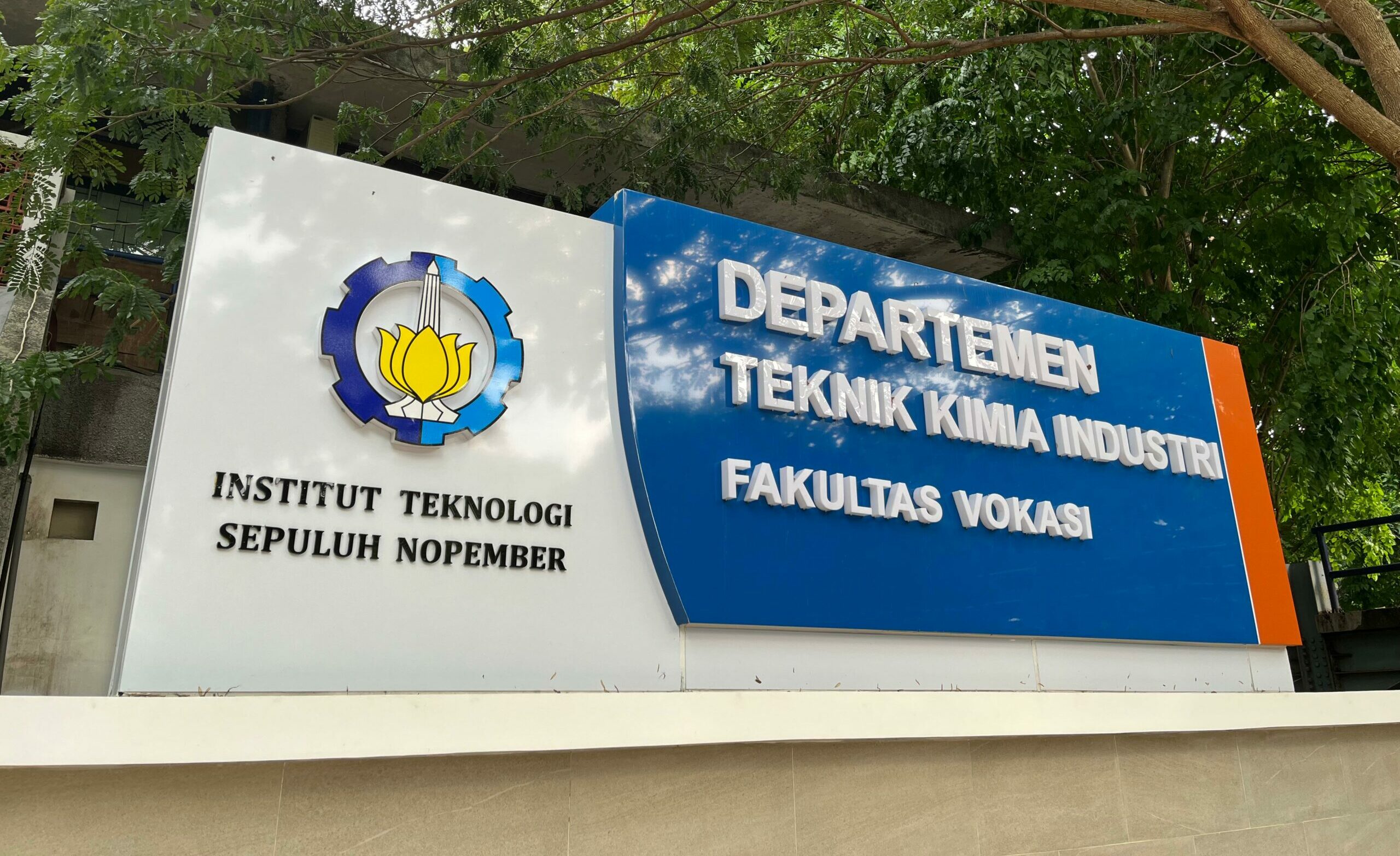 Taman Departemen Teknik Kimia Industri - Departemen Teknik Kimia Industri