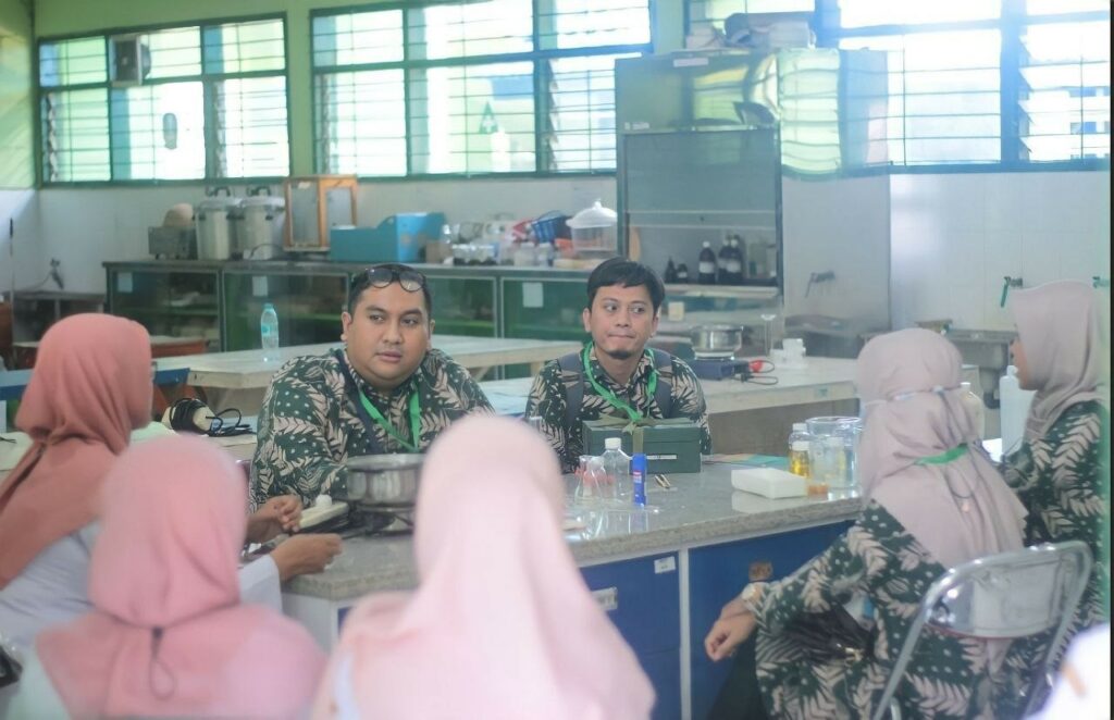 TRAINING OF INDUSTRIAL CHEMISTRY APPLICATIONS IN SALT PROCESSING IN THE ...