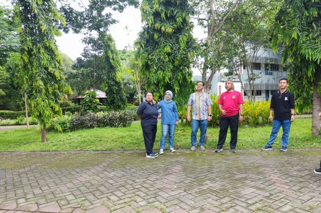 The Dean of FT-SPK started the Serial Friday program - Institut ...