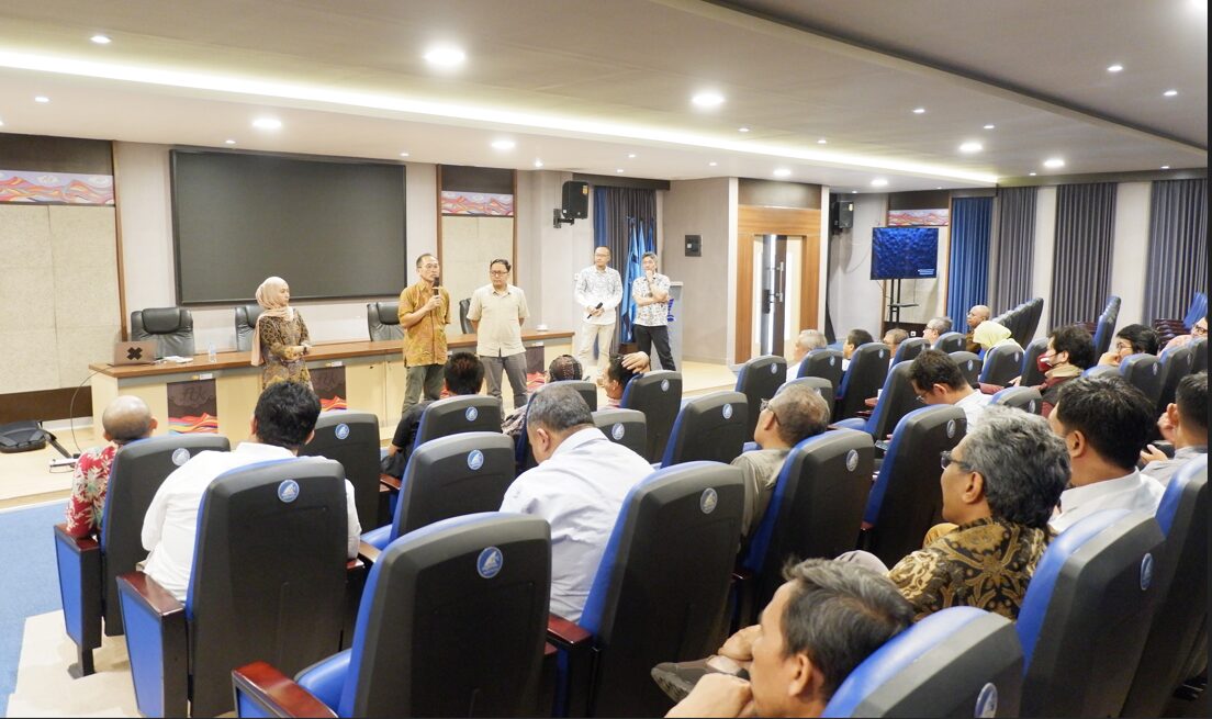 "Silaturahmi between the lecturers of the FTK and the introduction of ...